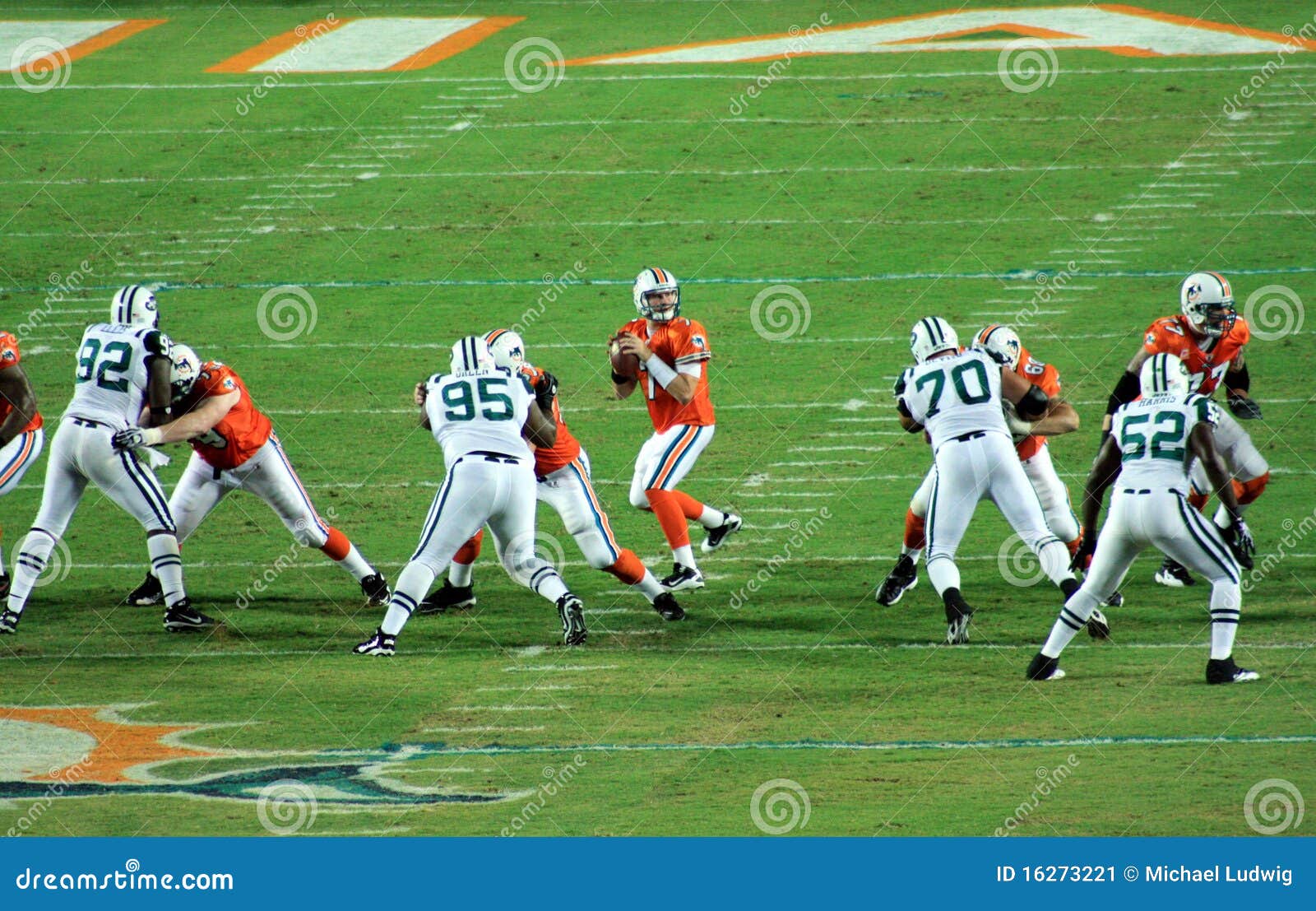 Dolphins vs Jets editorial photo. Image of jets, miami - 16273221