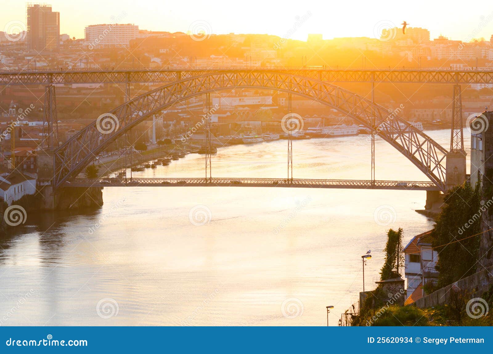 Dom Luis I bridge stock photo. Image of historical, landmark - 25620934