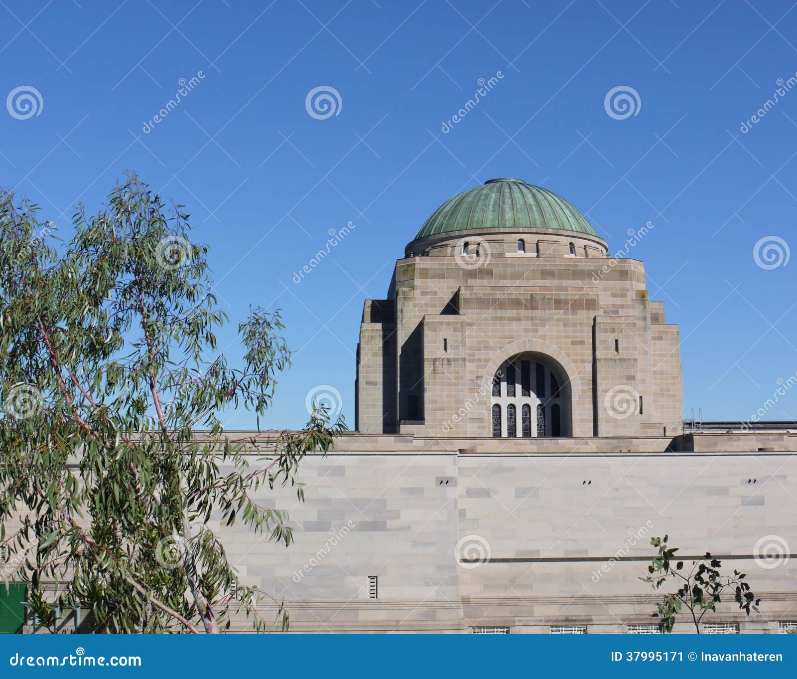 The Dome of the Australian War Memorial Stock Image - Image of dome ...
