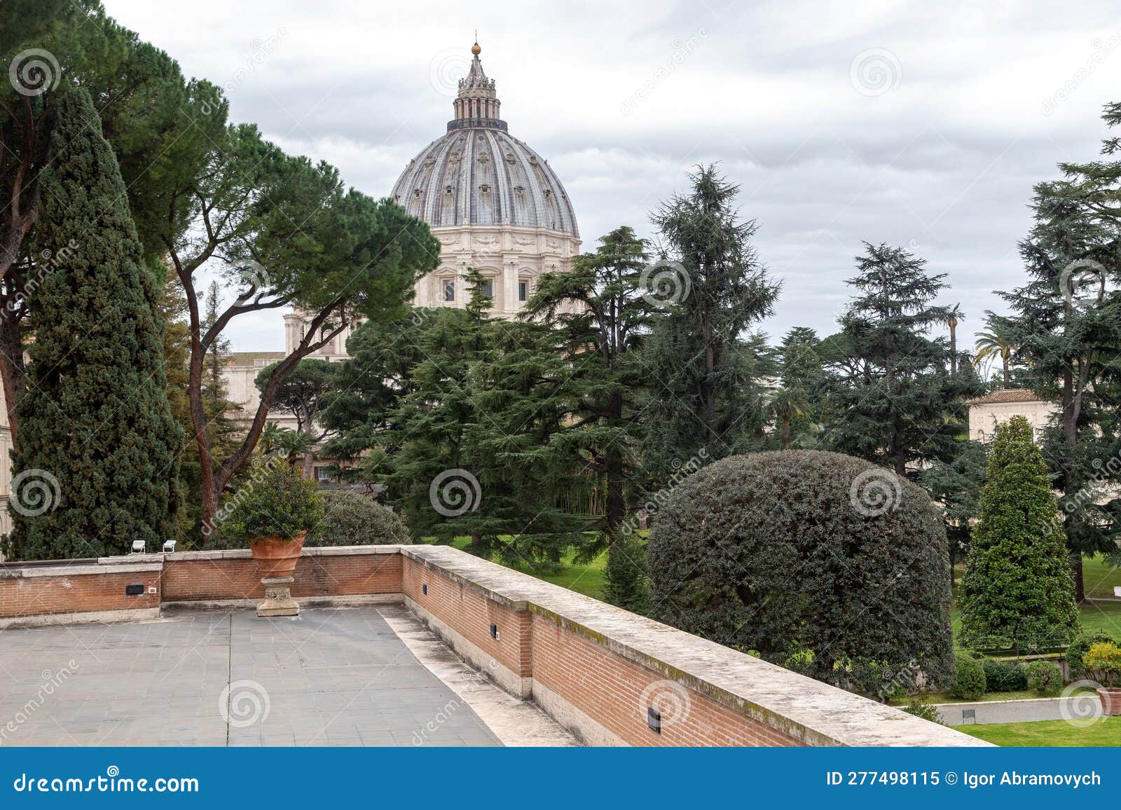 Dome of Basilica of St. Peter, Vatican Editorial Image - Image of ...