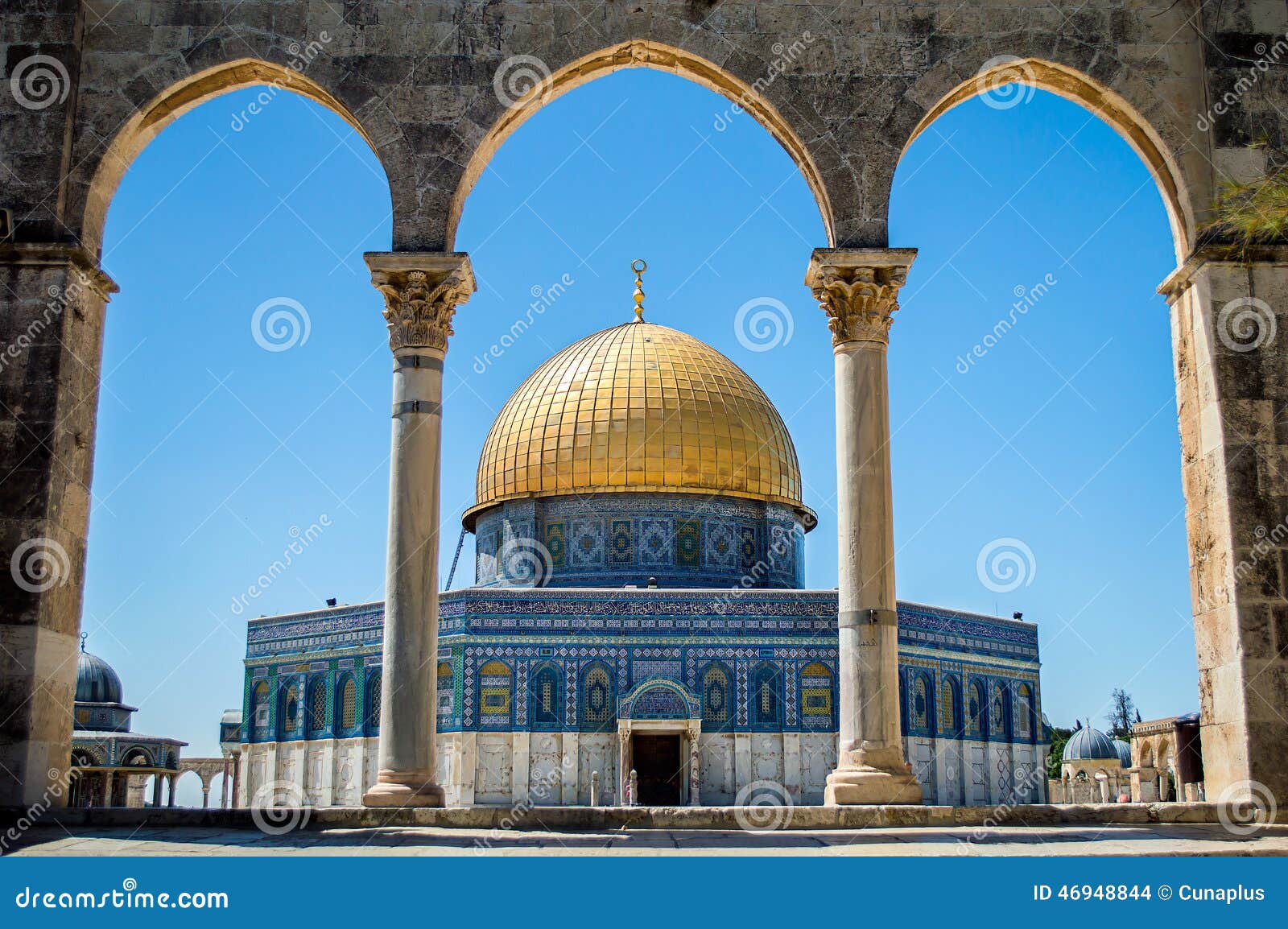Dome Of The Rock Islamic Mosque Temple Mount Jerusalem Israel Royalty ...