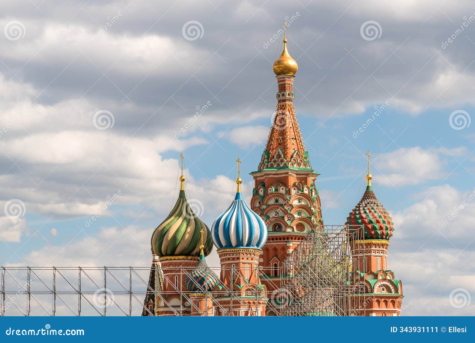 Domes of Saint Basils Cathedral on Red Square in Moscow, Russia Stock ...