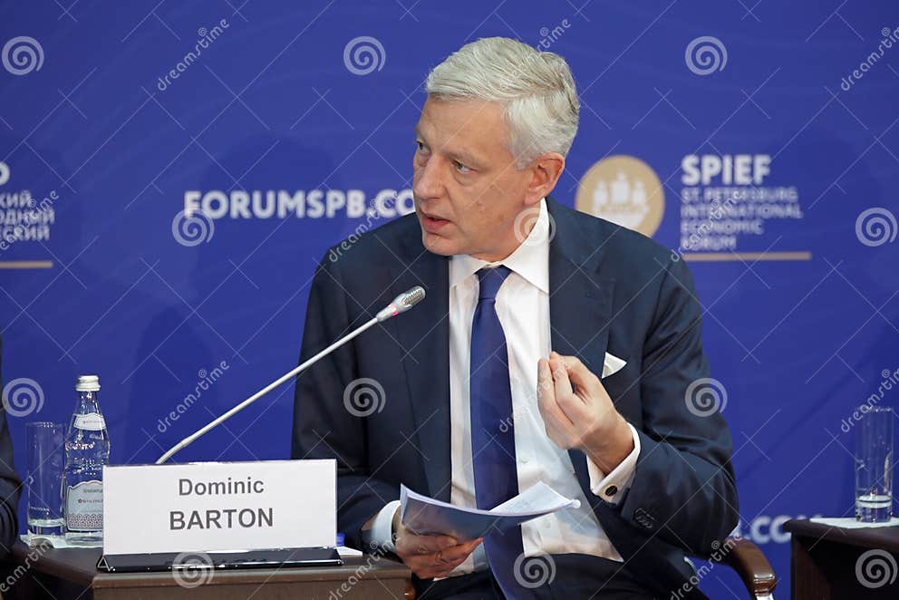 Dominic Barton fotografía editorial. Imagen de gerencia - 75310032