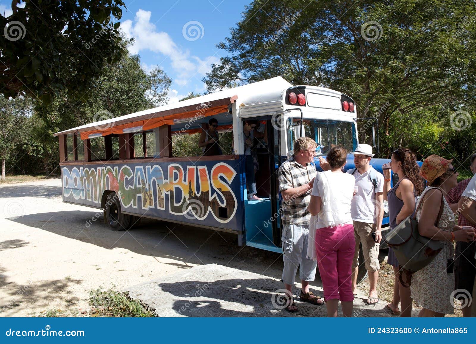 Dominican bus editorial image. Image of tourism, tourist - 24323600