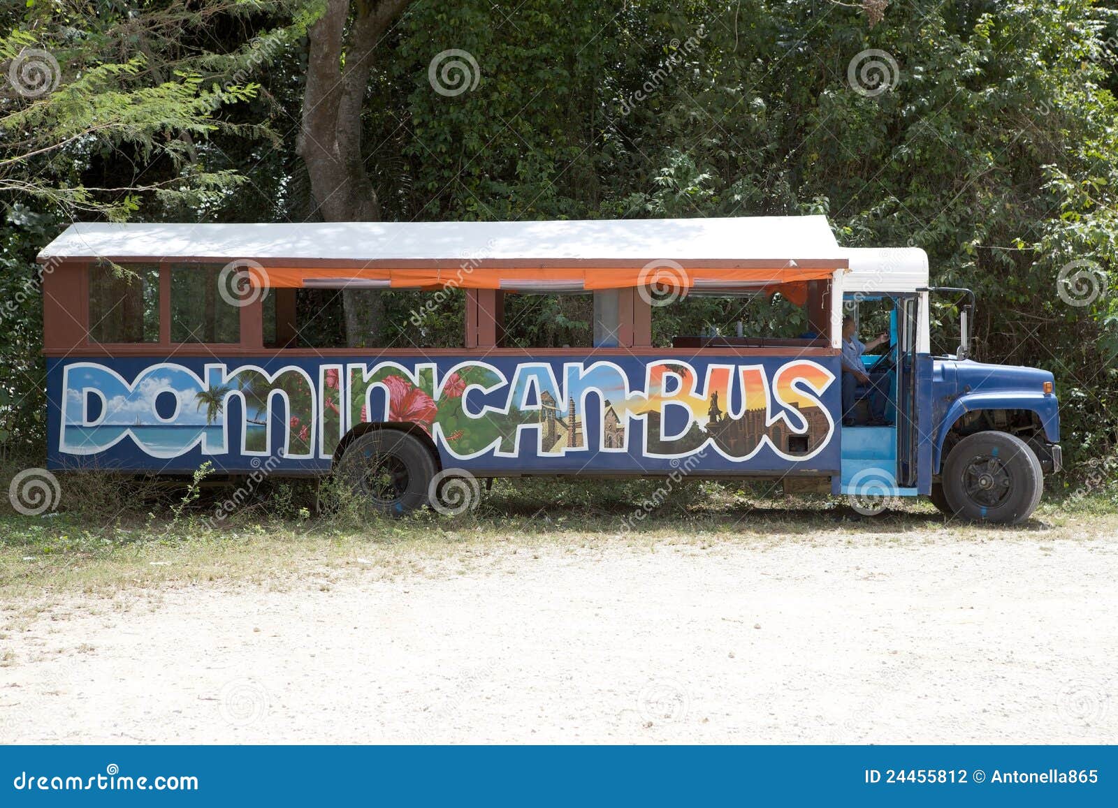 Dominican bus editorial photography. Image of america - 24455812