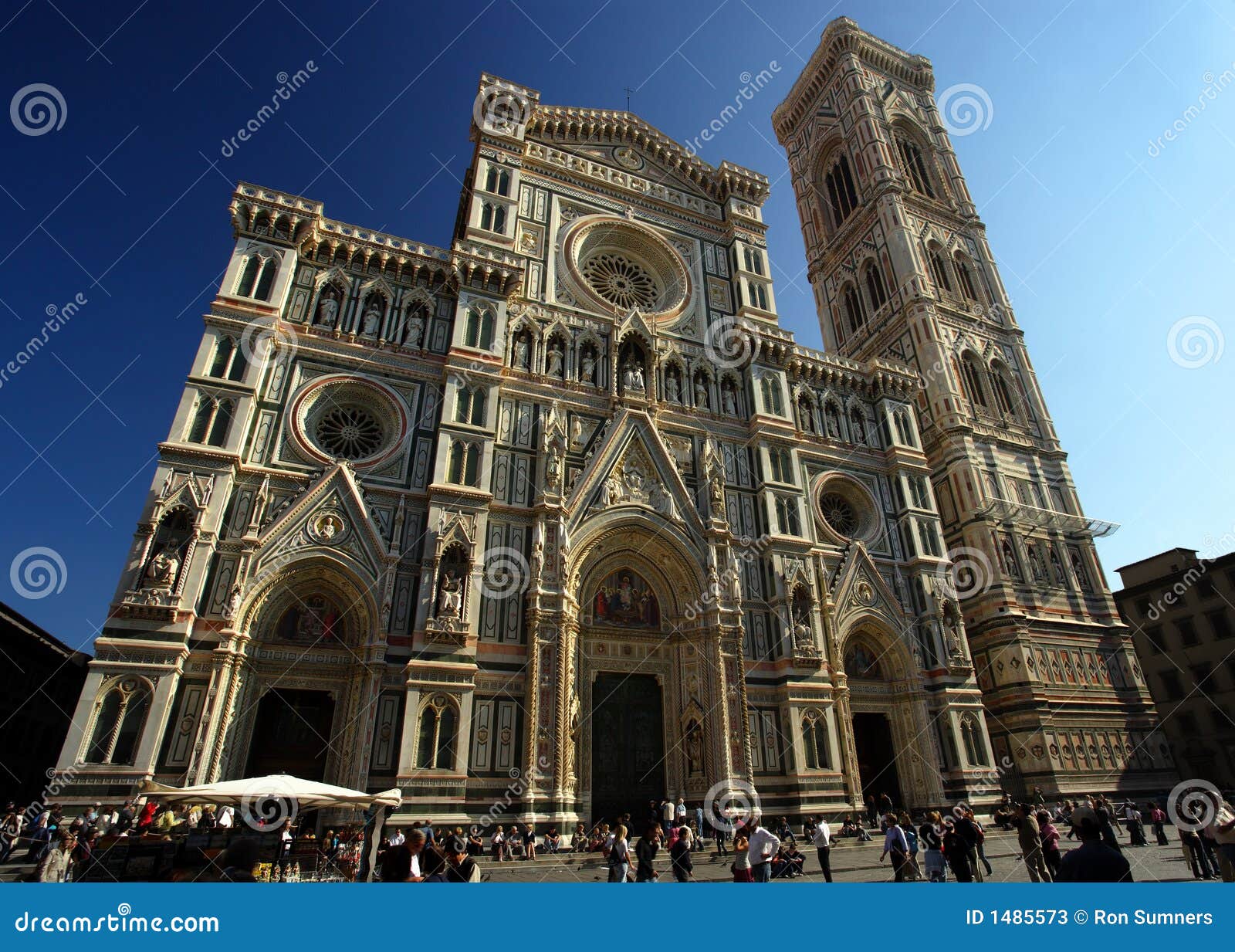 Domo em Florença, Italy foto de stock editorial. Imagem de renascimento ...
