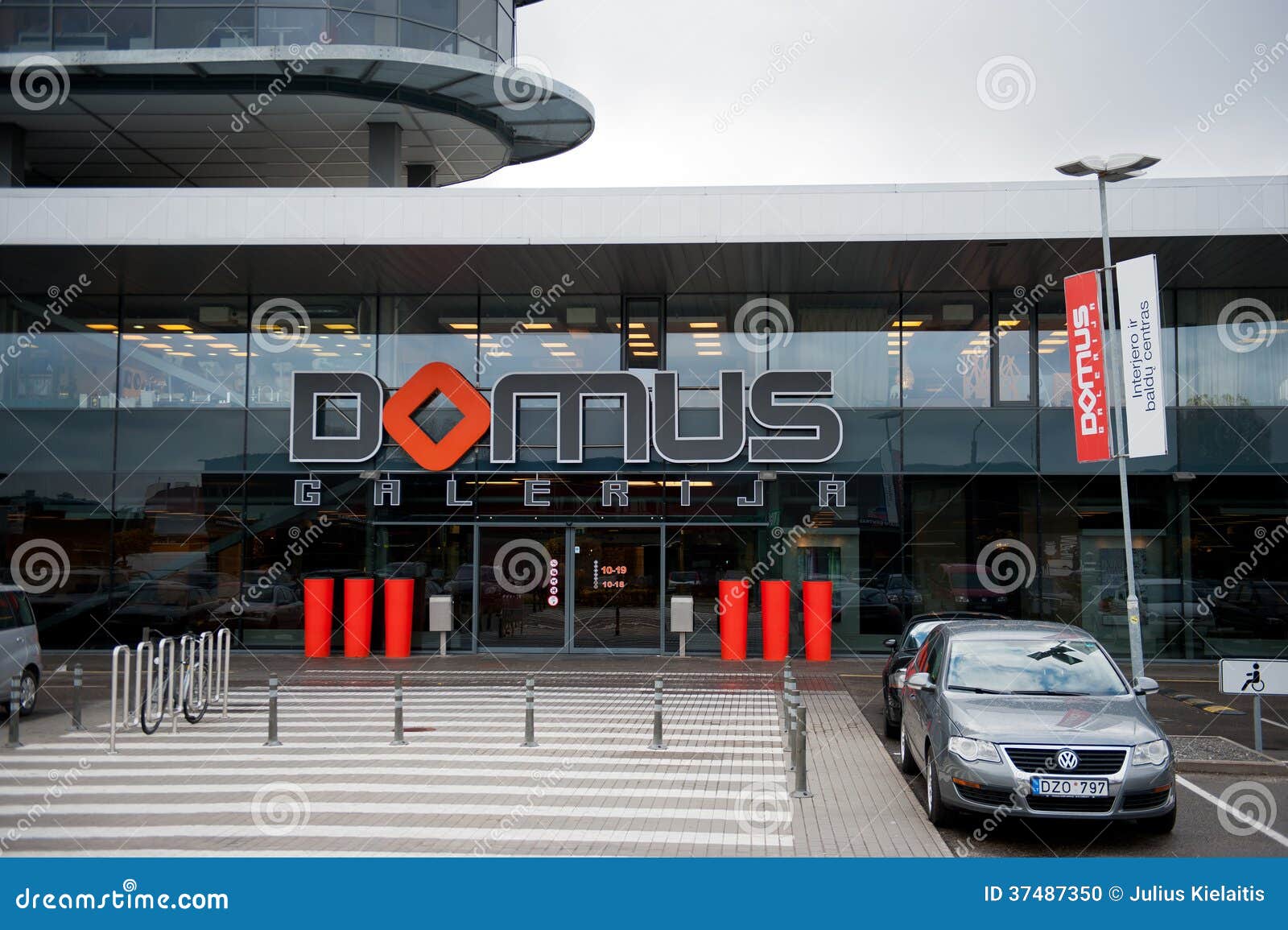 Domus Gallery in Vilnius, Lithuania Editorial Image - Image of galerija, cars: 37487350