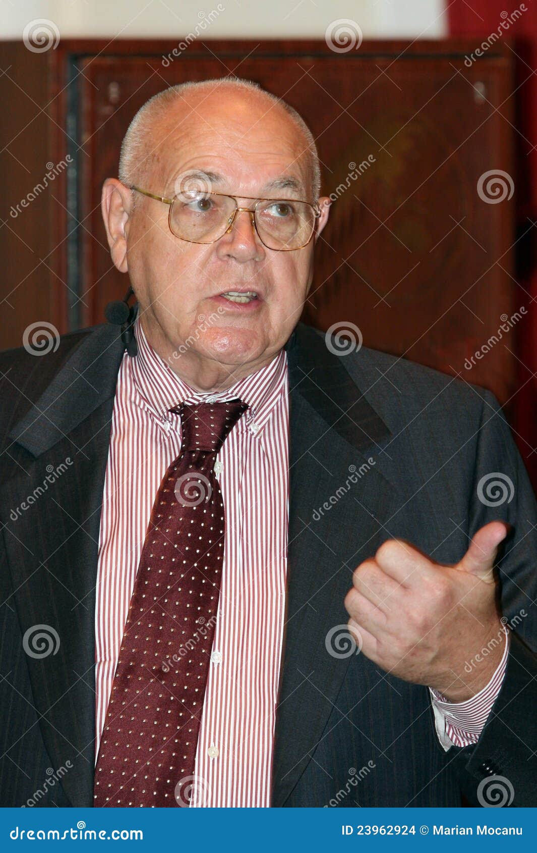 Don Edward Schultz editorial stock image. Image of northwestern - 23962924