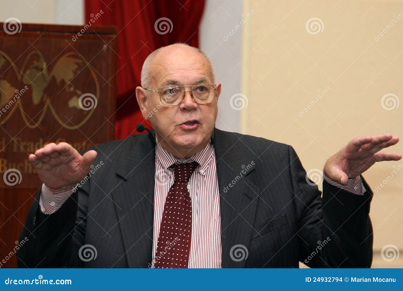 Don Edward Schultz editorial stock image. Image of gesticulation - 24932794