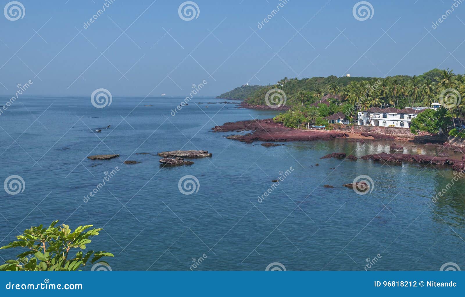 Dona Paula Beach Goa, Indien Stockfoto - Bild von frau, landschaft ...