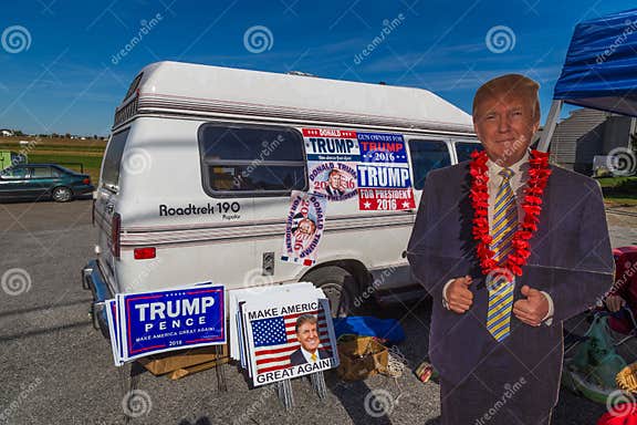 Donald Trump Cut Out imagen de archivo editorial. Imagen de lancaster ...