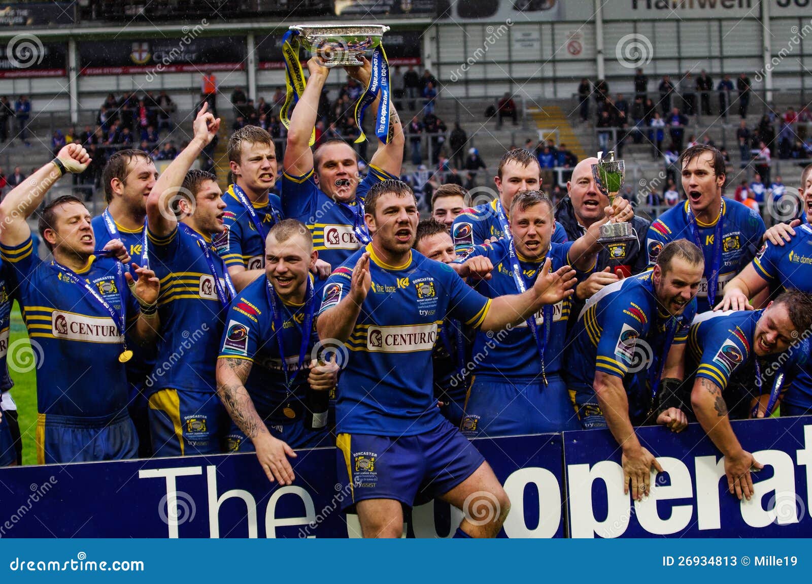Doncaster RLFC Celebrate 2012 Win Editorial Stock Photo - Image of ...