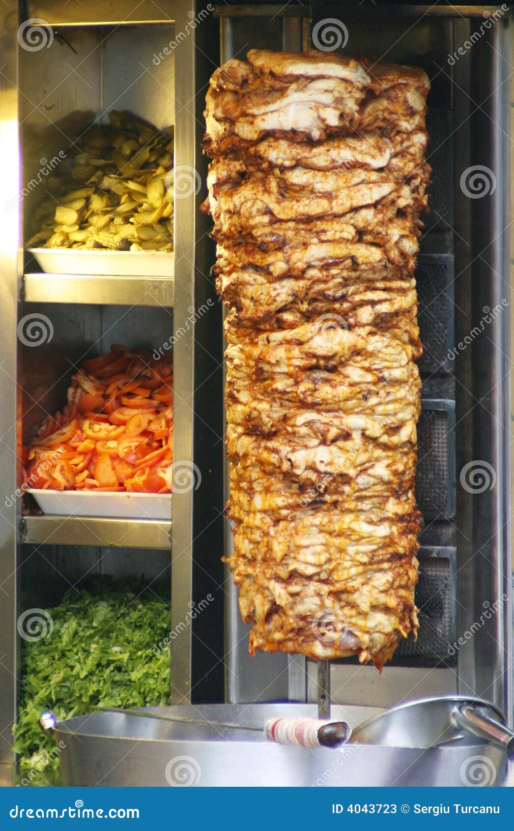 Doner turc Kebab image stock. Image du initial, gril, vert - 4043723