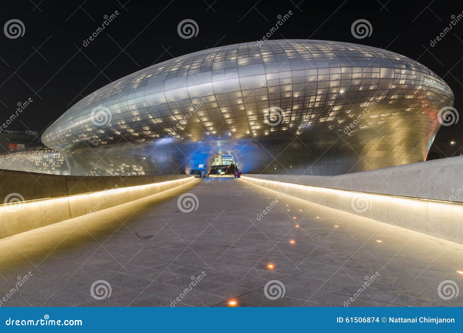 Dongdaemun Design Plaza Or DDP Modern Free From Building Architecture ...