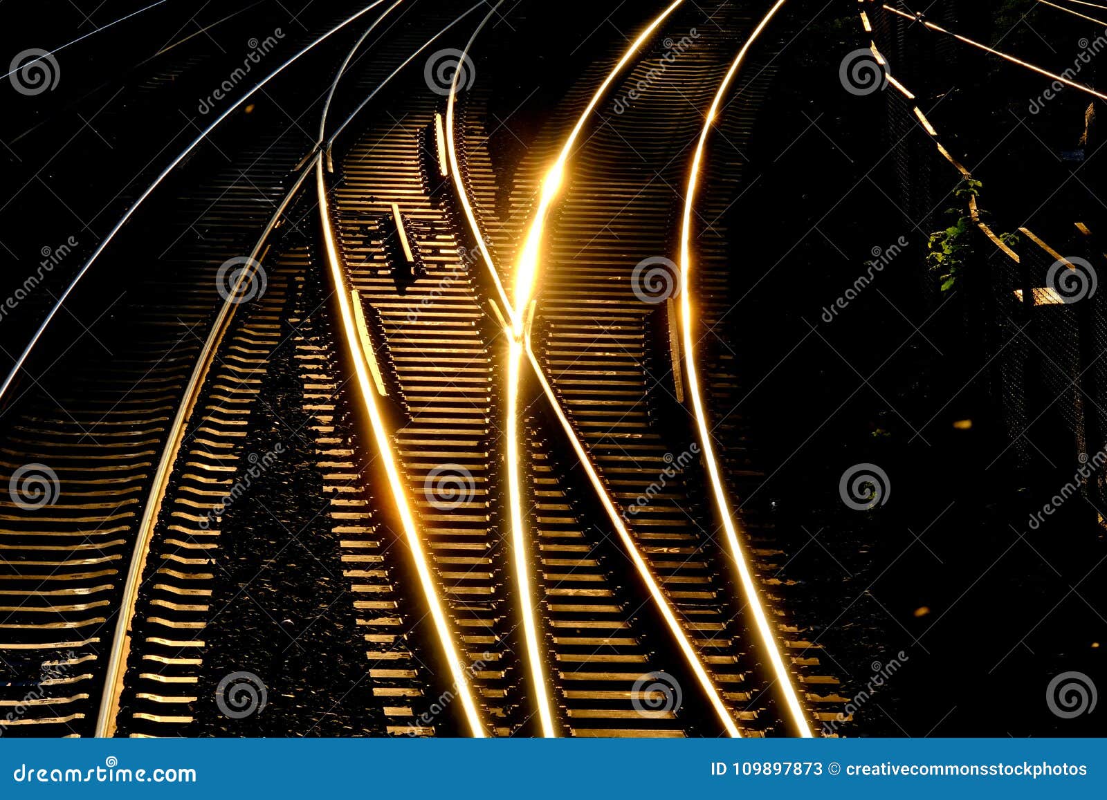 Donker, Avond, Licht Picture. Image: 109897873