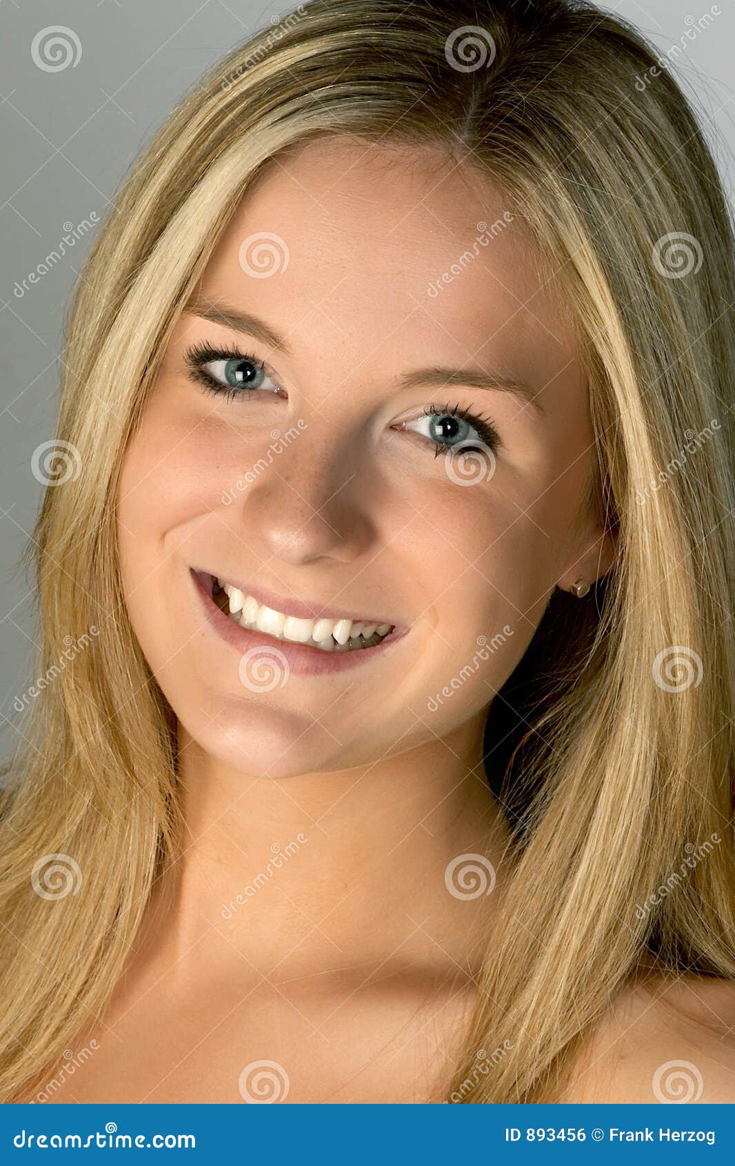 Donna Bionda Headshot Sorridente Fotografia Stock - Immagine di donna ...
