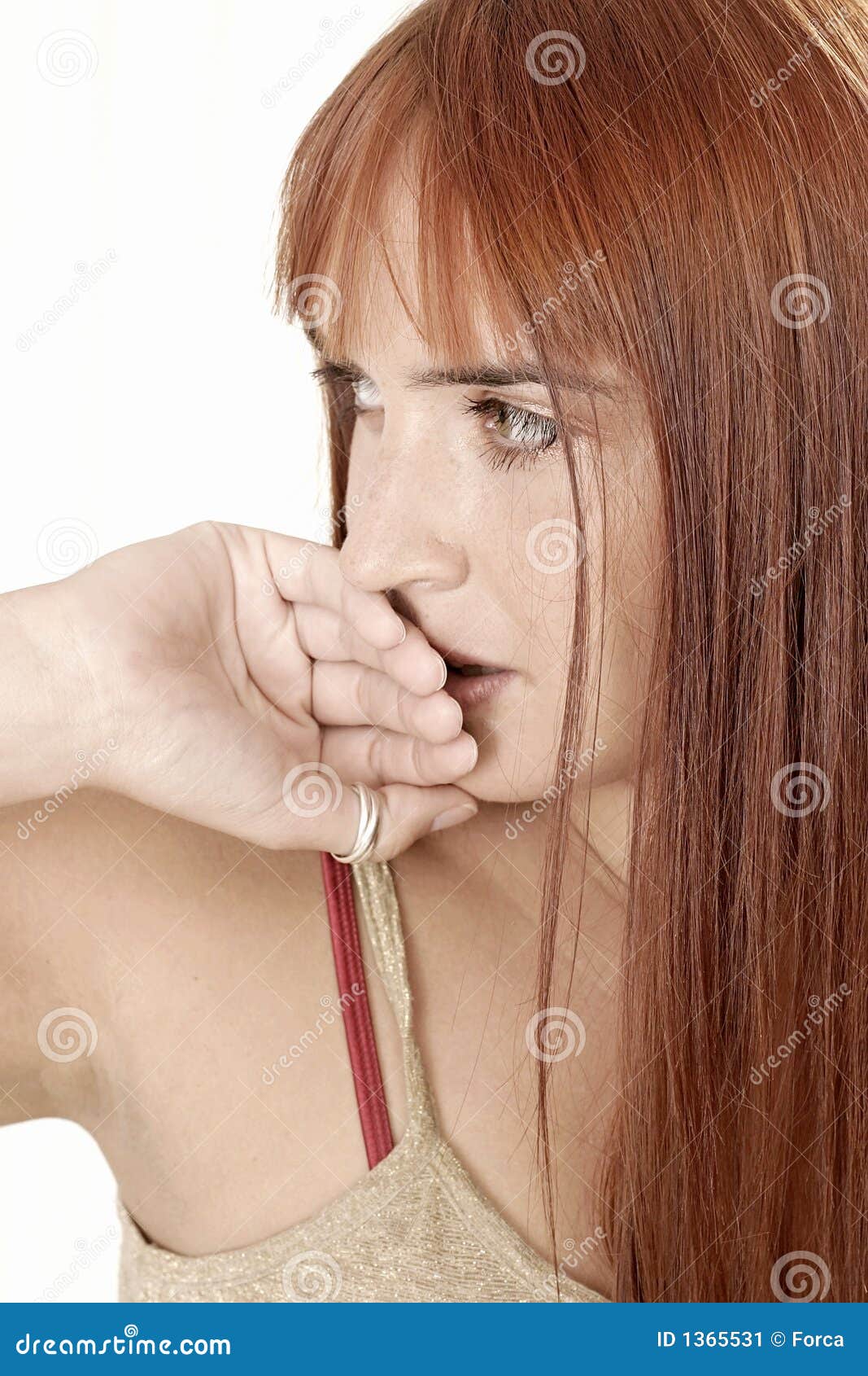 Donna Che Copre Le Sue Labbra Immagine. Immagine: 1365531