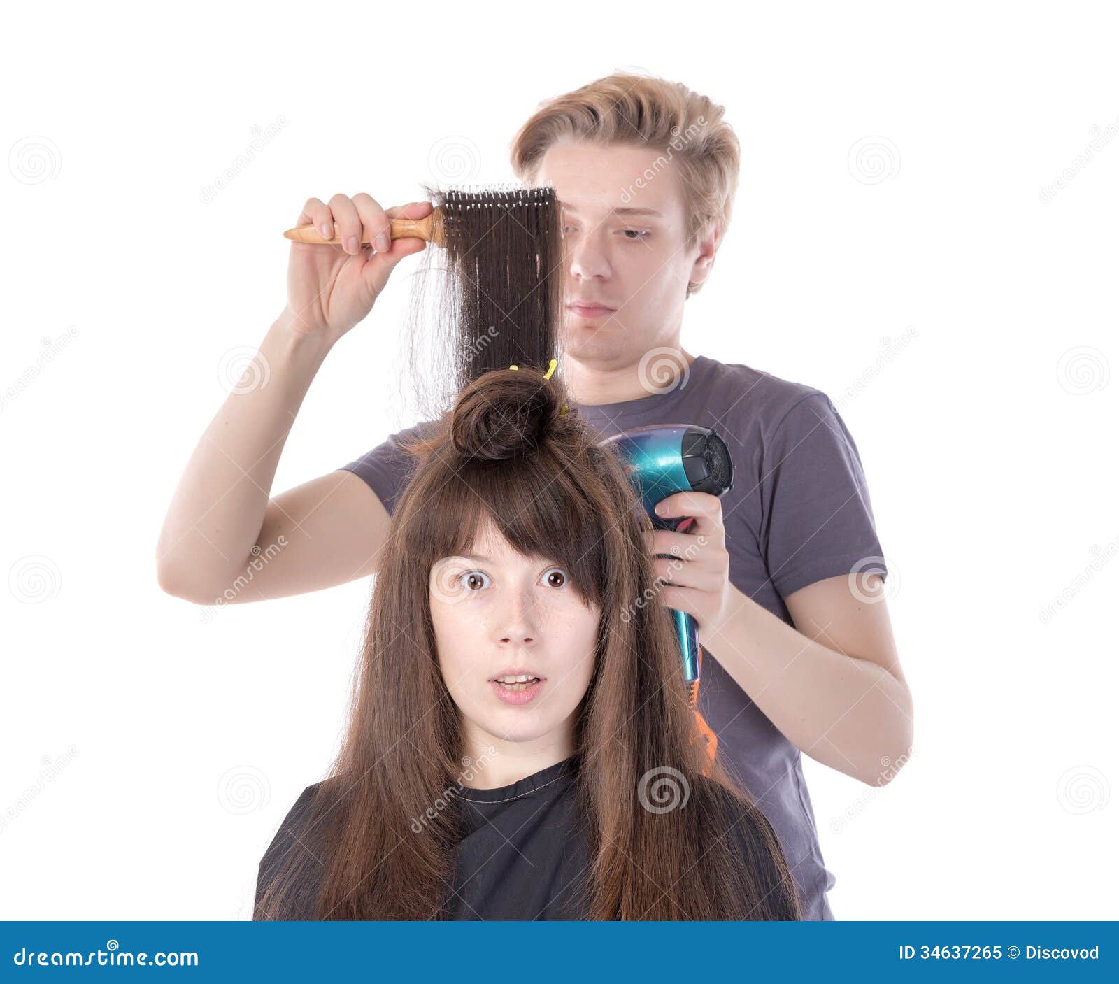 Donna Che Gode Facendo I Suoi Asciugare Col Phon Capelli Immagine Stock ...