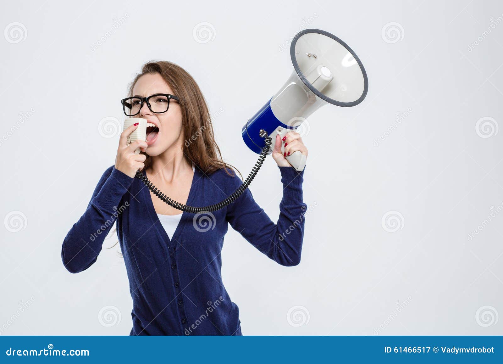 Donna Che Grida in Megafono Immagine Stock - Immagine di vita, stretta ...