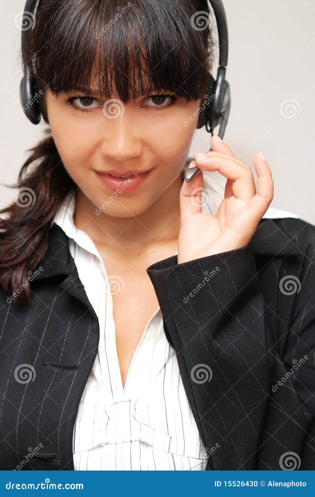 Donna Con La Cuffia Avricolare Fotografia Stock - Immagine di femmina ...