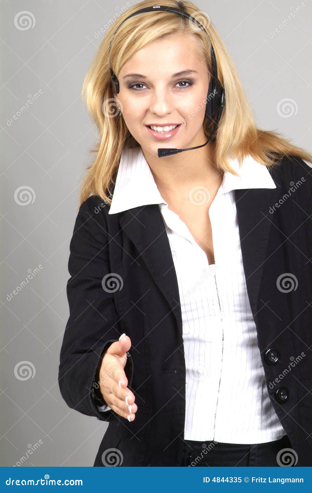 Donna Con La Cuffia Avricolare Immagine Stock - Immagine di dinamico ...