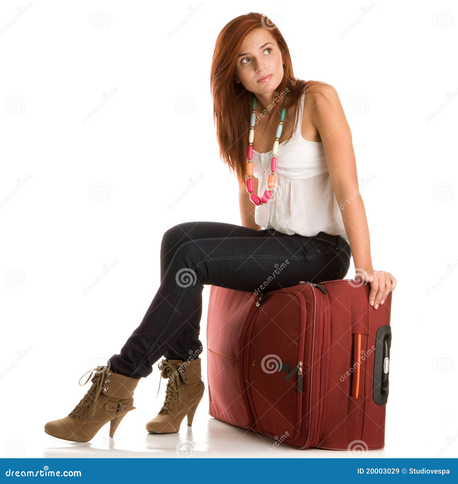 Donna con la valigia immagine stock. Immagine di bellezza - 20003029
