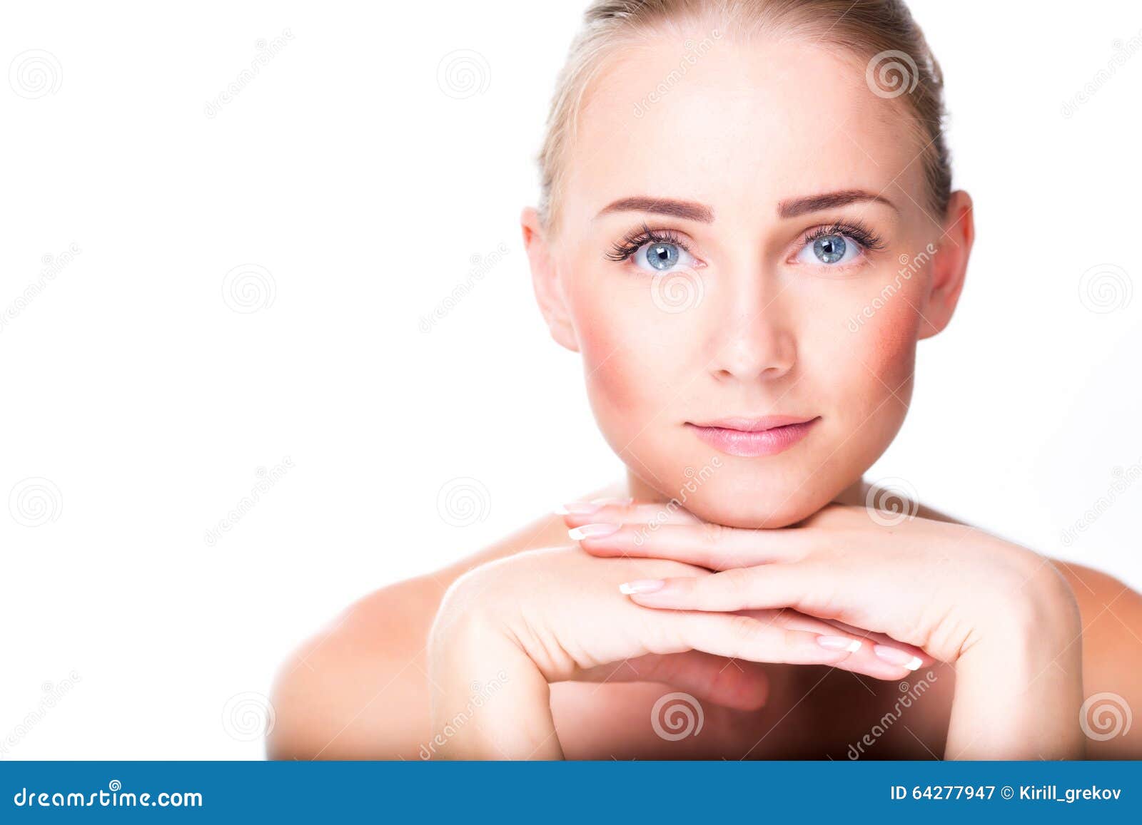 Donna con pelle perfetta immagine stock. Immagine di modo - 64277947