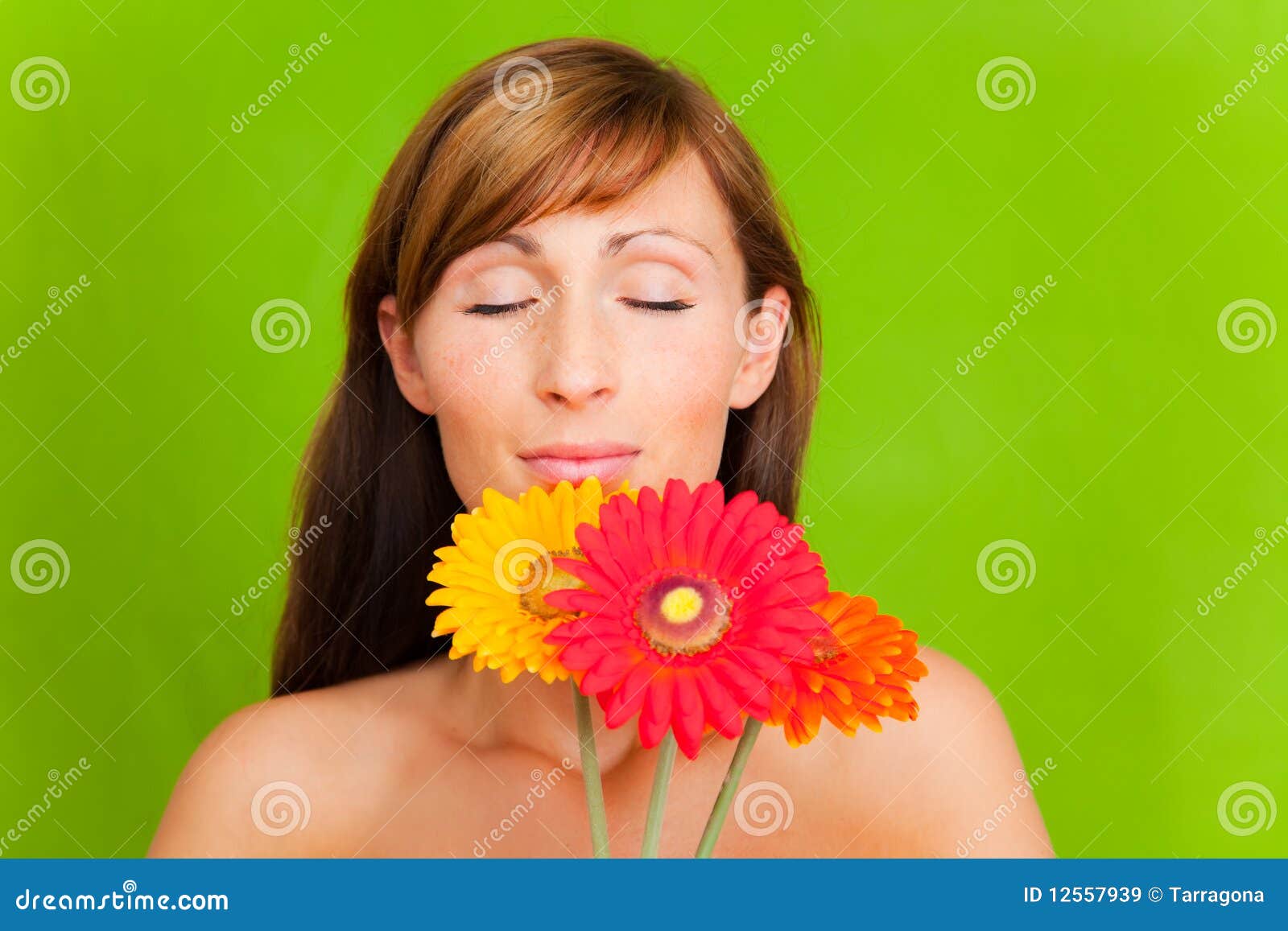 Donna del fiore dei fiori immagine stock. Immagine di bello - 12557939