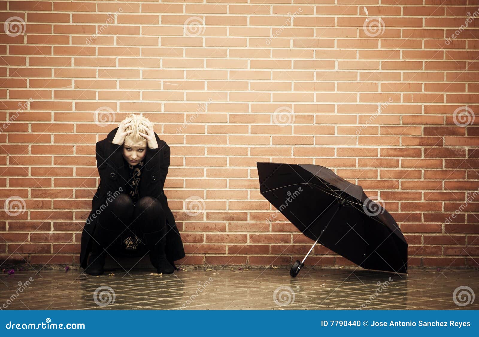 Donna disperata fotografia stock. Immagine di angoscia - 7790440