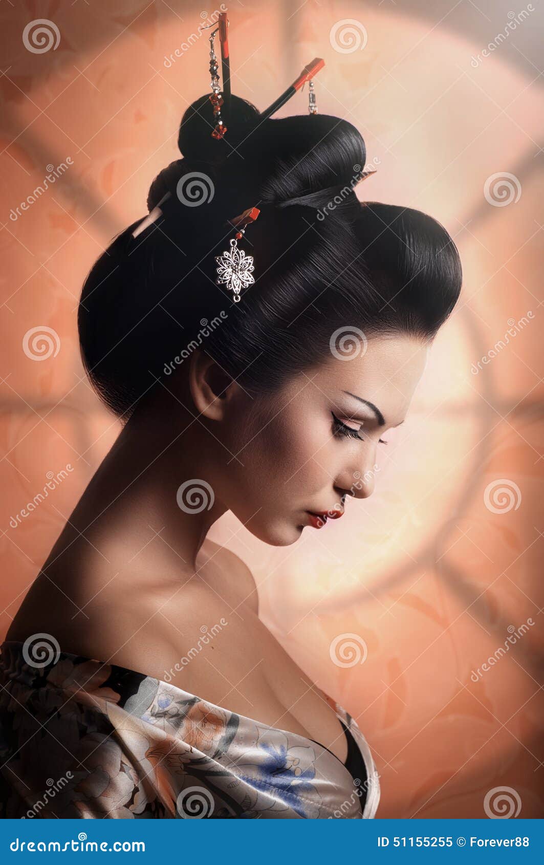 Donna Giapponese Della Geisha Immagine Stock - Immagine di chiusura ...