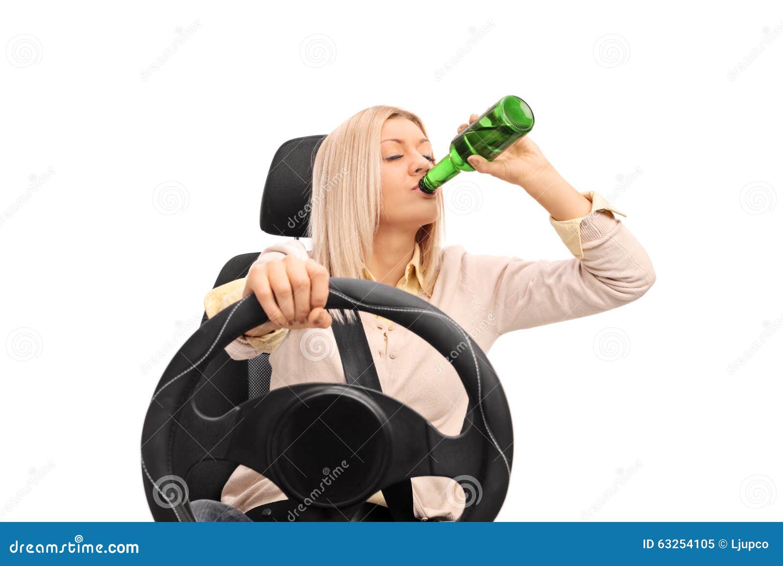 Donna Irresponsabile Che Beve E Che Guida Immagine Stock - Immagine di ...