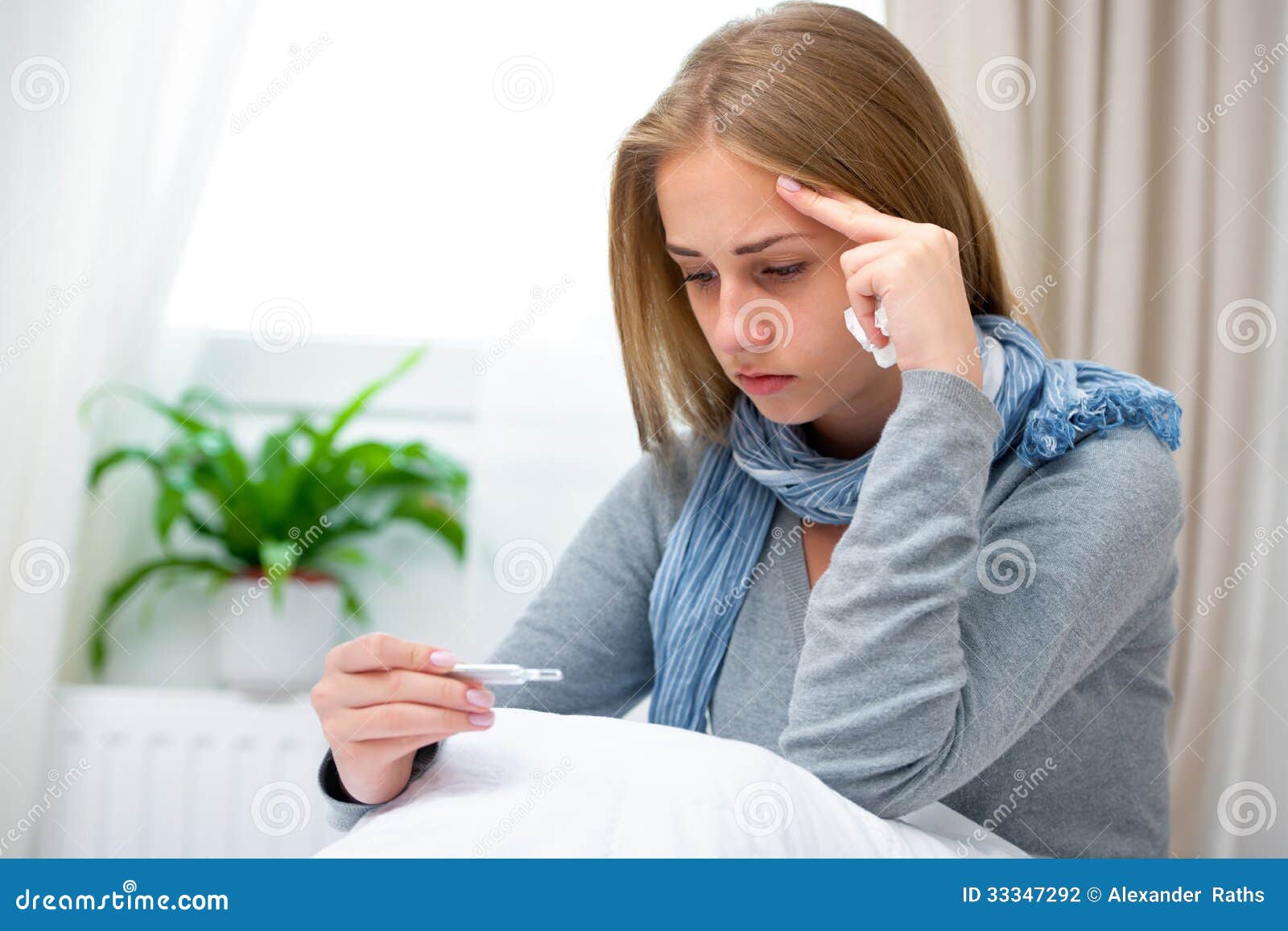 Donna malata fotografia stock. Immagine di malattia, persona - 33347292