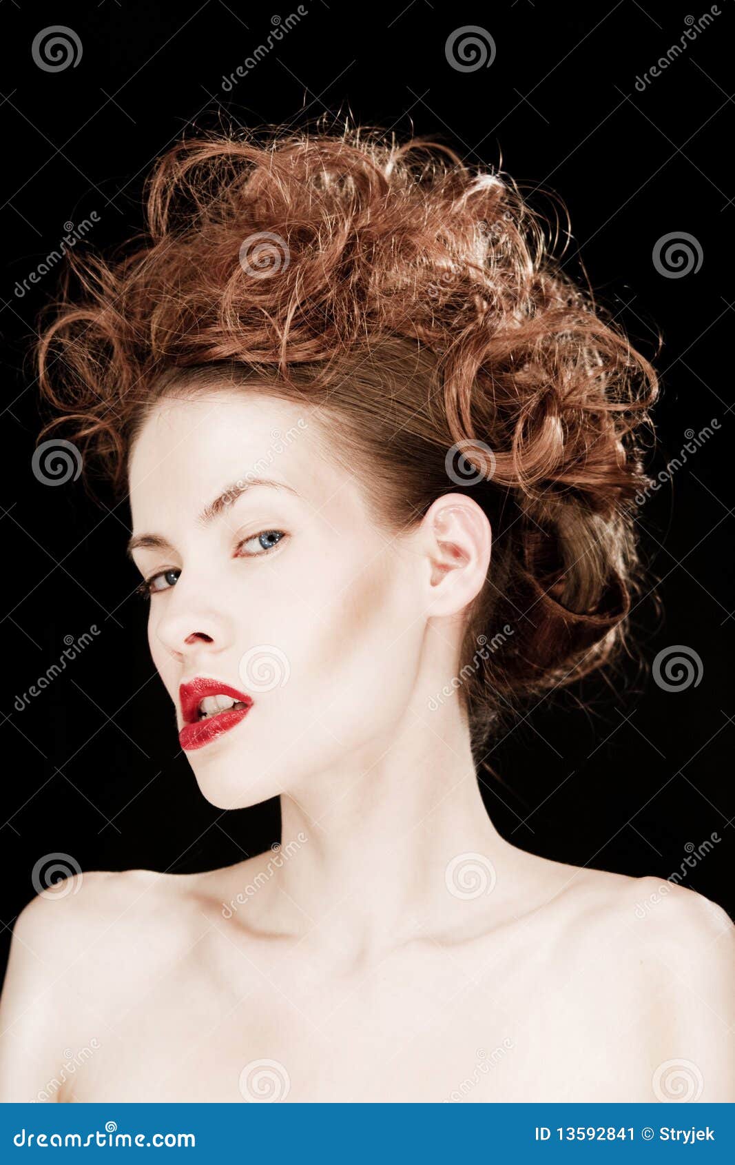 Donna Pallida E Rossetto Rosso Immagine Stock - Immagine di giovane ...