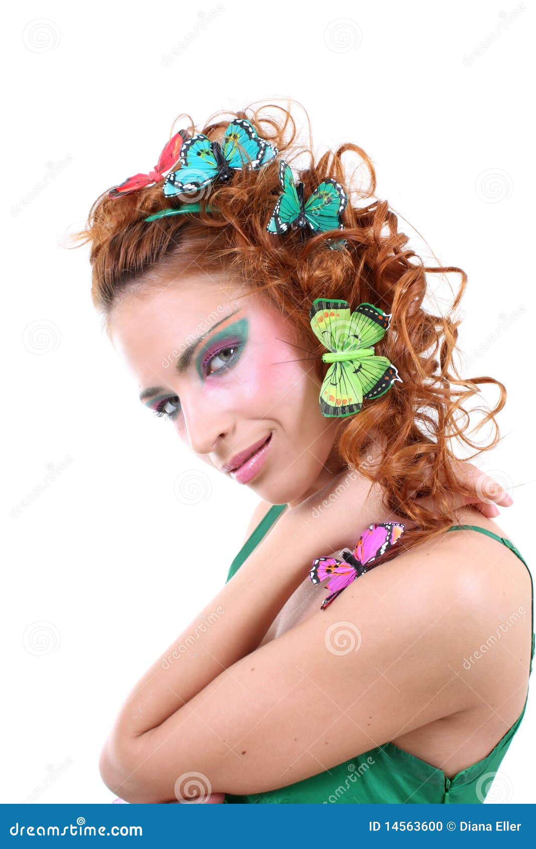 Donna Red-haired Con Le Farfalle Sulla Sua Testa Fotografia Stock ...