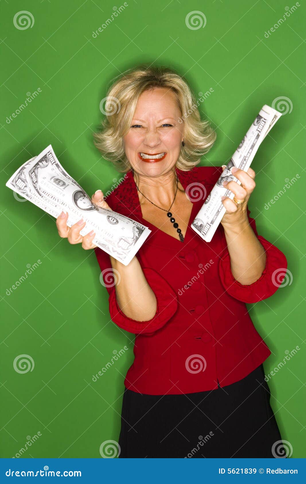 Donna ricca immagine stock. Immagine di felice, bello - 5621839