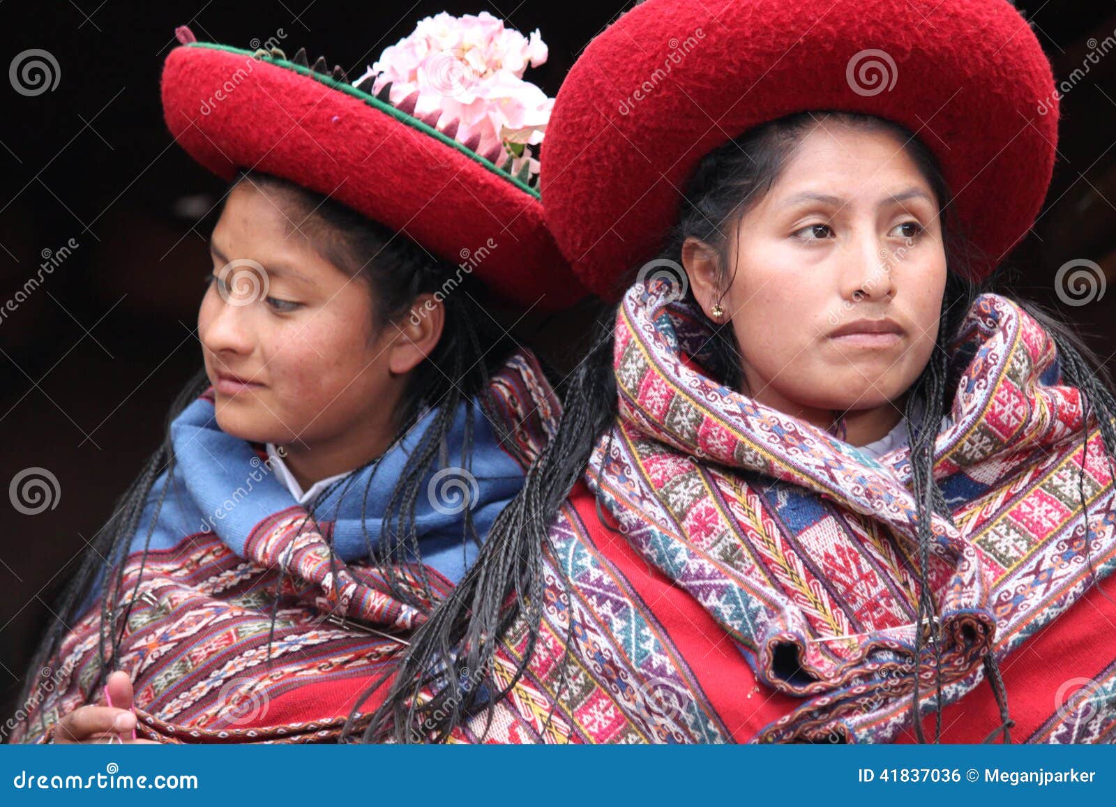 Donne in Abbigliamento Tradizionale Fotografia Editoriale - Immagine di ...
