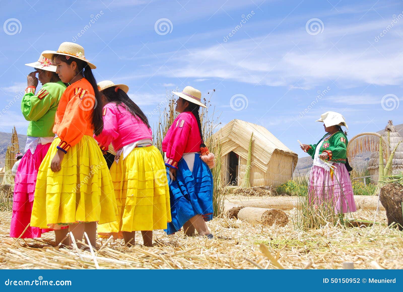 Donne in Vestiti Tradizionali Fotografia Editoriale - Immagine di ...