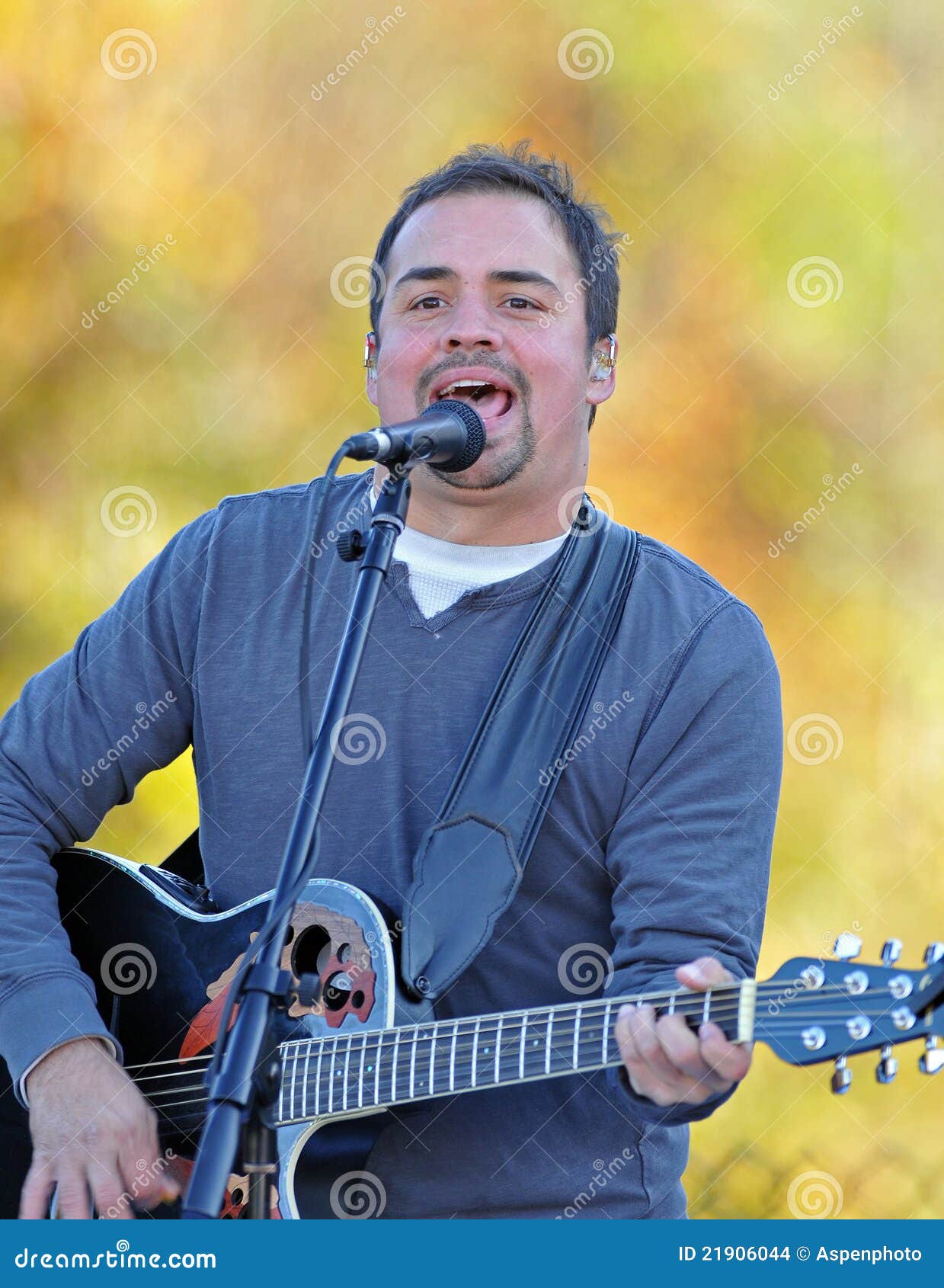 Donnie Davisson - Singer/musician Editorial Stock Image - Image of ...