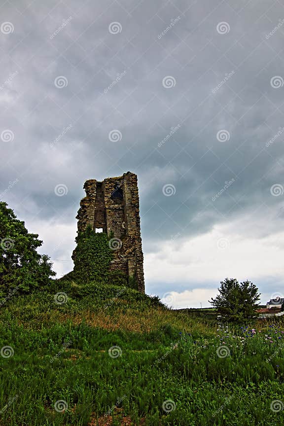 Doonbeg Ireland Public Castle Ruins Stock Image - Image of ocean, cloud ...
