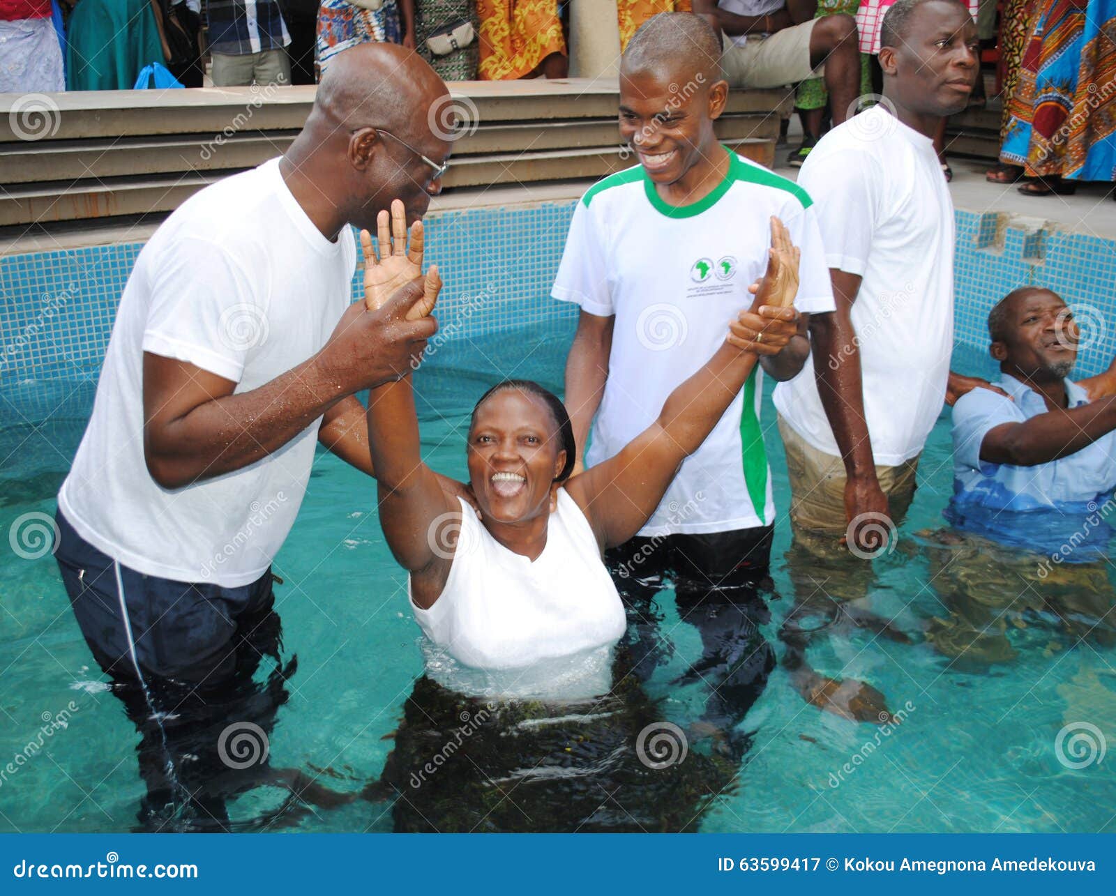 DOOPSEL in KERK EVENGELIQUE Redactionele Fotografie - Image of beeld ...