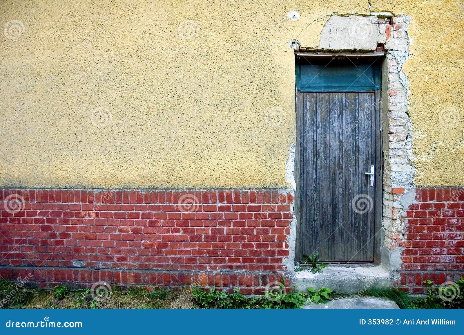 Door in Brick and Plaster Wall Stock Photo - Image of crumble, home: 353982