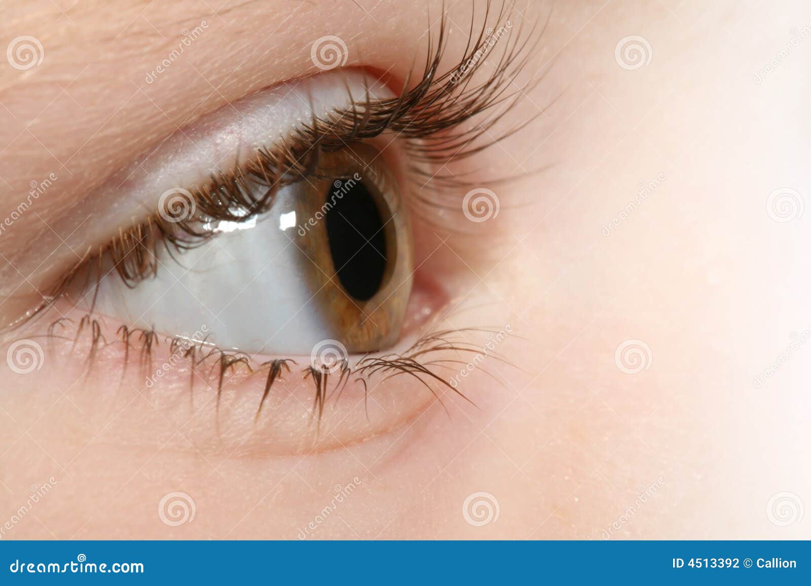 Door de ogen van een kind stock foto. Image of kind, gezicht - 4513392