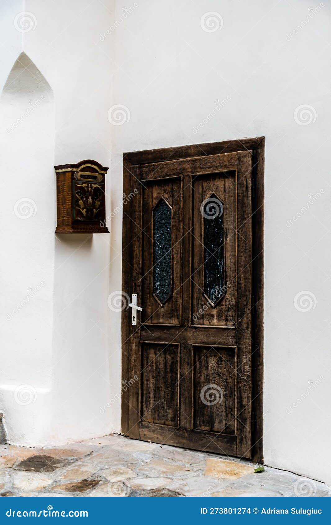 Door and postbox editorial stock image. Image of detail - 273801274