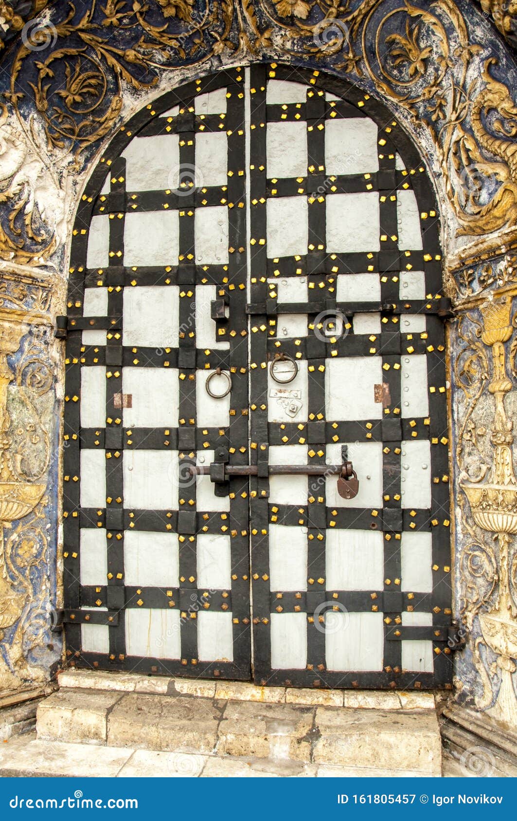 Doors in the Moscow Kremlin Stock Image - Image of arch, antique: 161805457