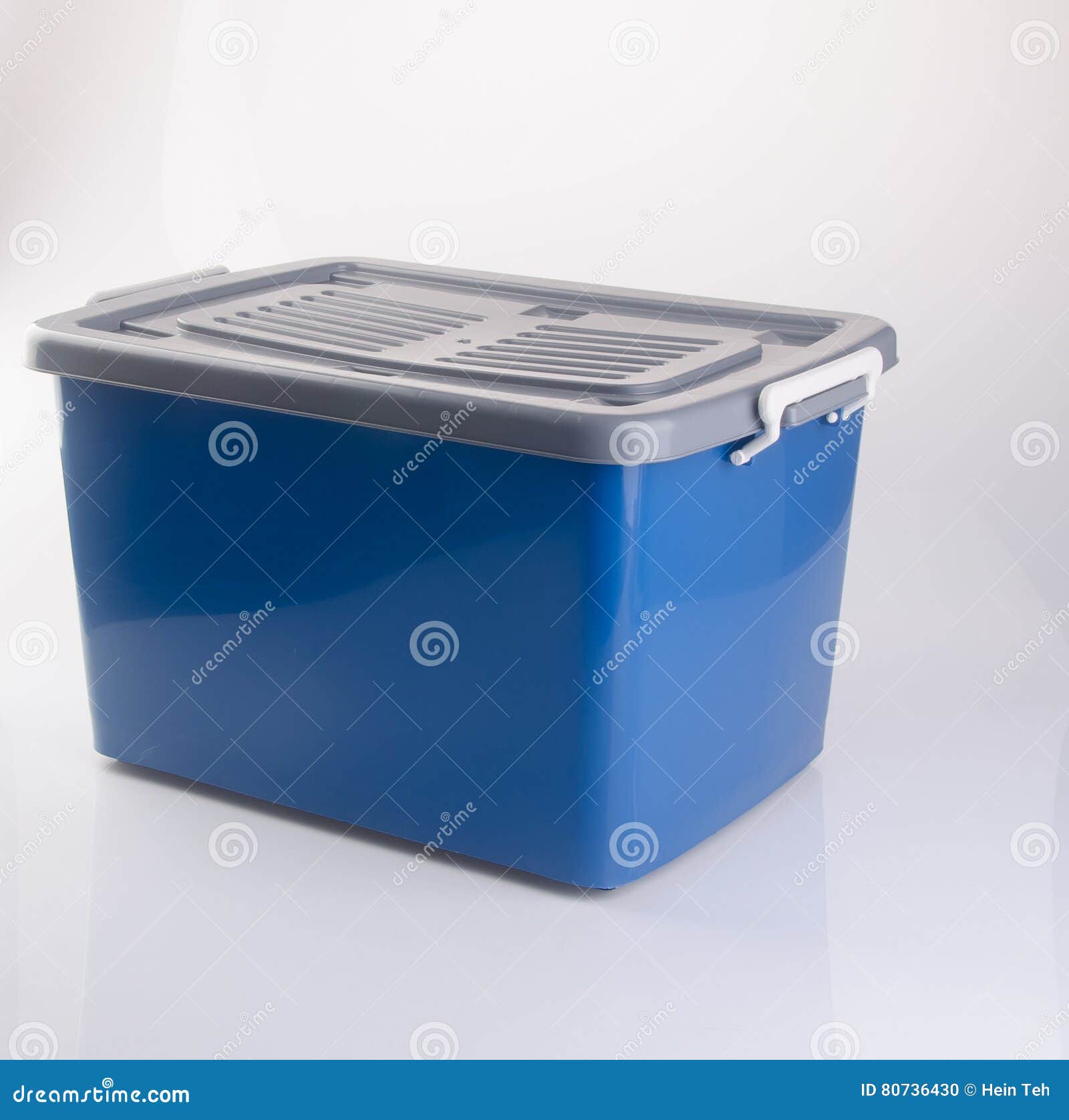 Doos of De Plastic Doos Van De Opslagcontainer Op Achtergrond Stock ...