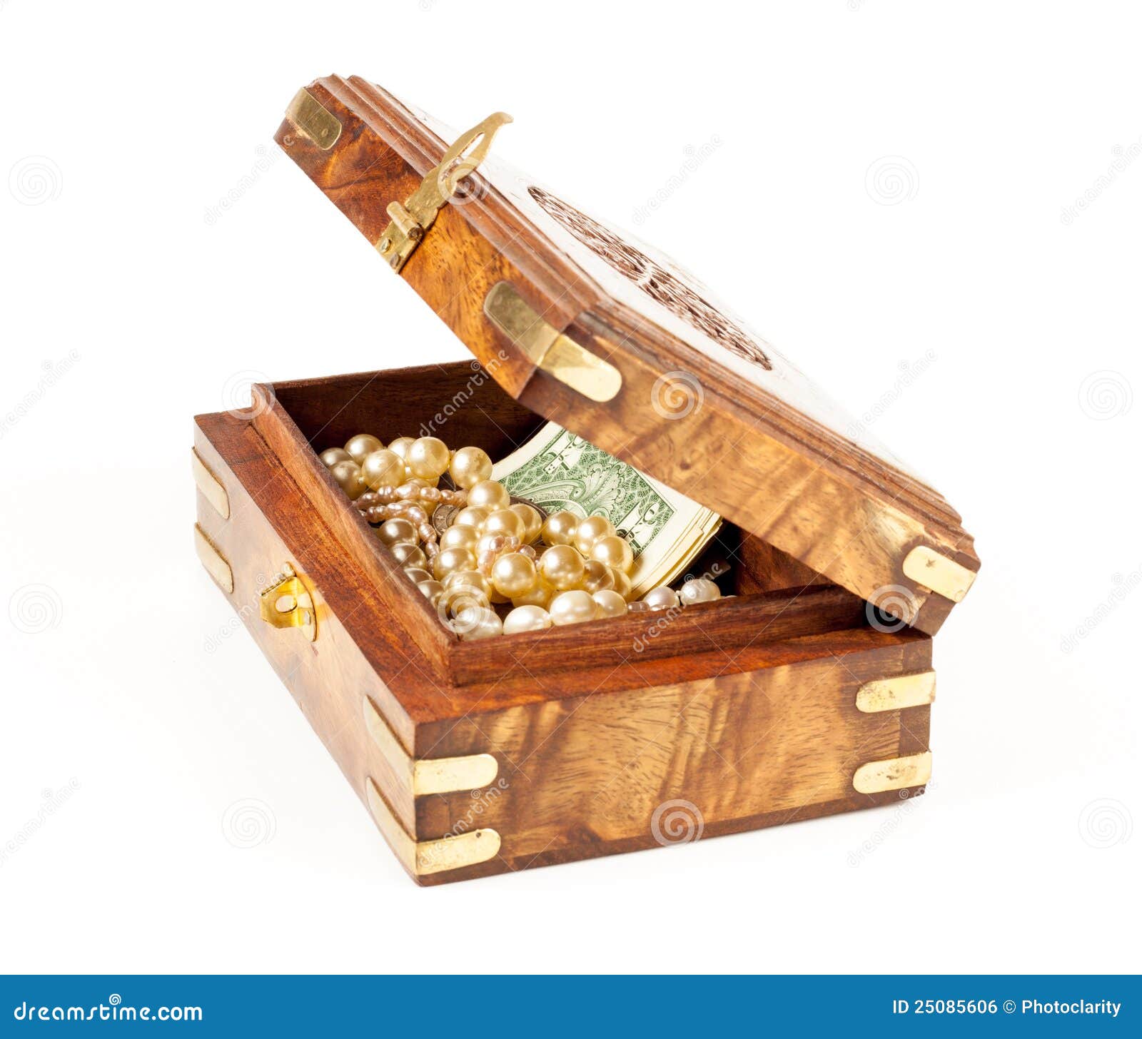 Doos met geld en juwelen stock foto. Image of fortuin - 25085606