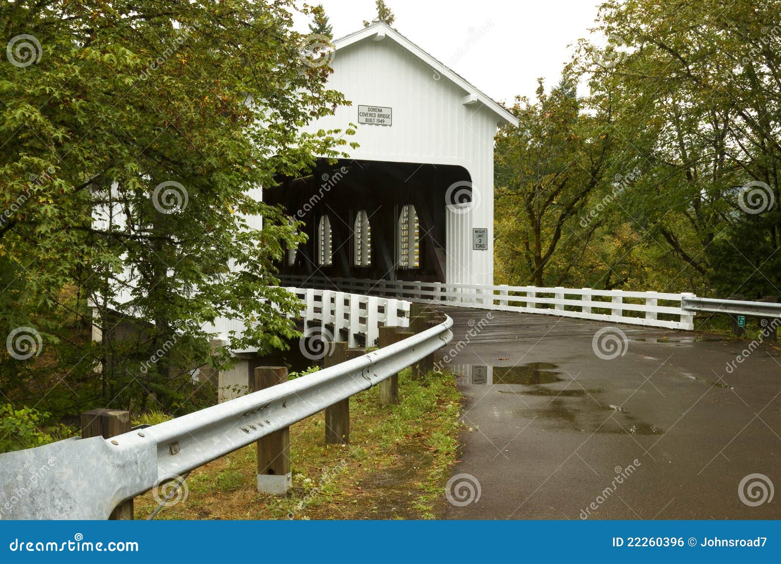 Dorena Covered Bridge stock photo. Image of countryside - 22260396