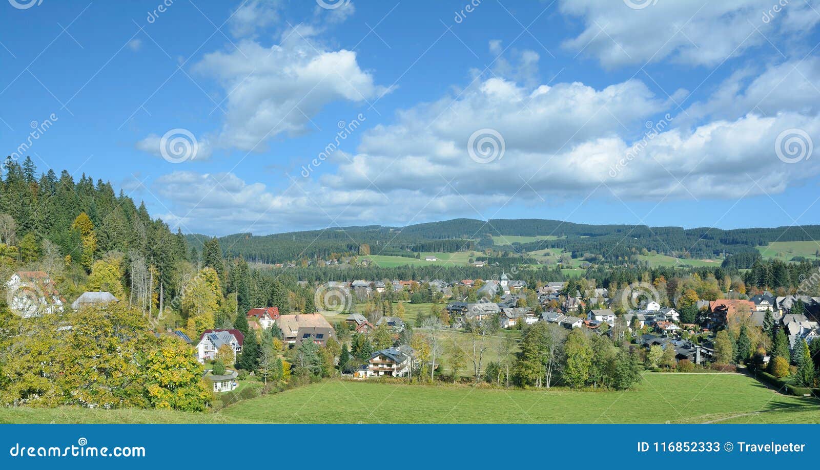 Dorf Von Hinterzarten, Schwarzwald, Deutschland Stockbild - Bild von ...