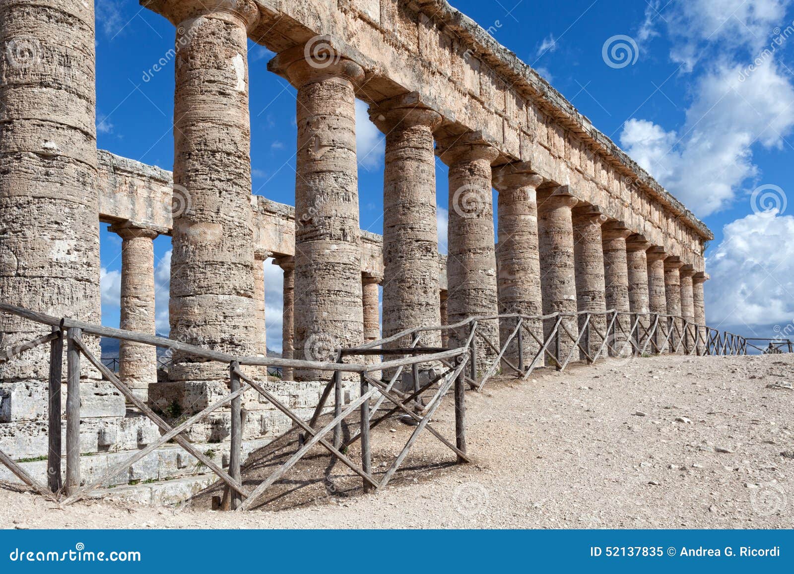 Dorisk Tempel Av Segesta, Sicilien Fotografering för Bildbyråer - Bild ...