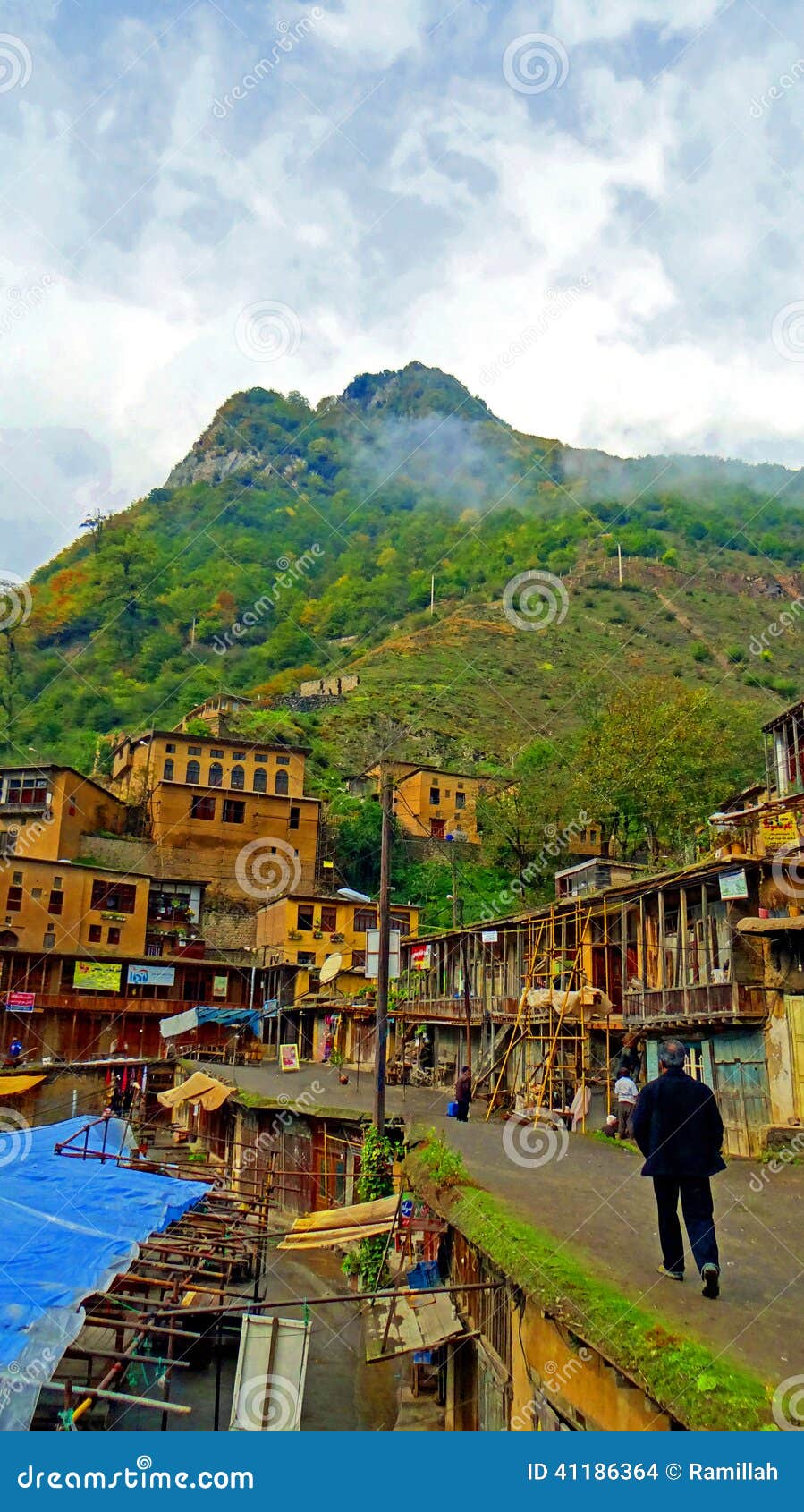 Dorp van Masouleh, Iran stock foto. Image of boom, huizen - 41186364